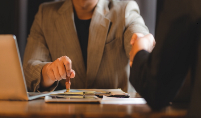 When and How Do I Change Attorneys in the Middle of a Case?